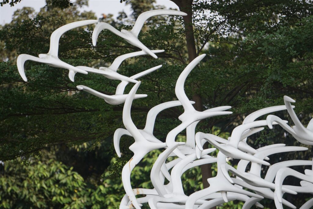Flying Metal birds Sculpture in RSMR Metal In Pune | Artefacts